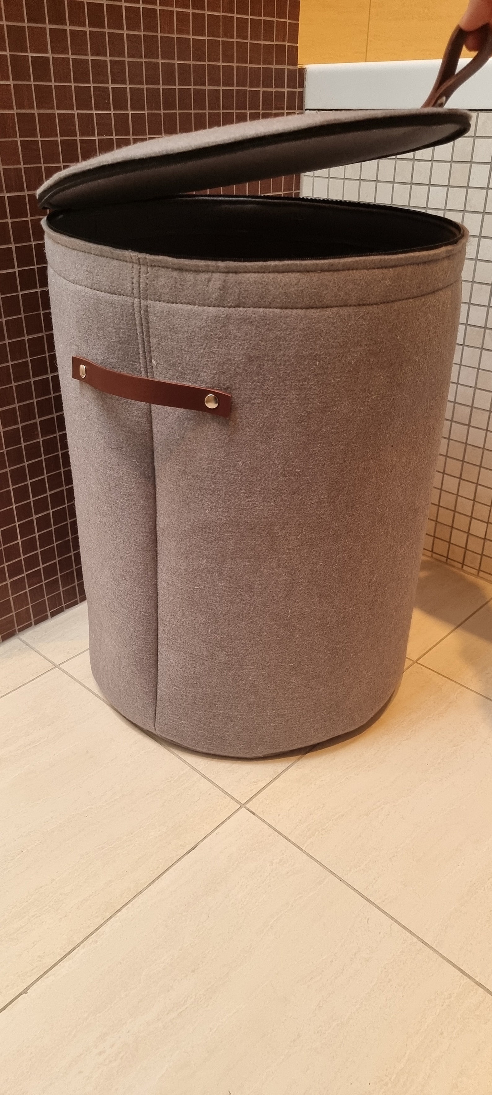 Handcrafted Wool Felt Hamper With Lid, Elegant Home Storage Laudry ...
