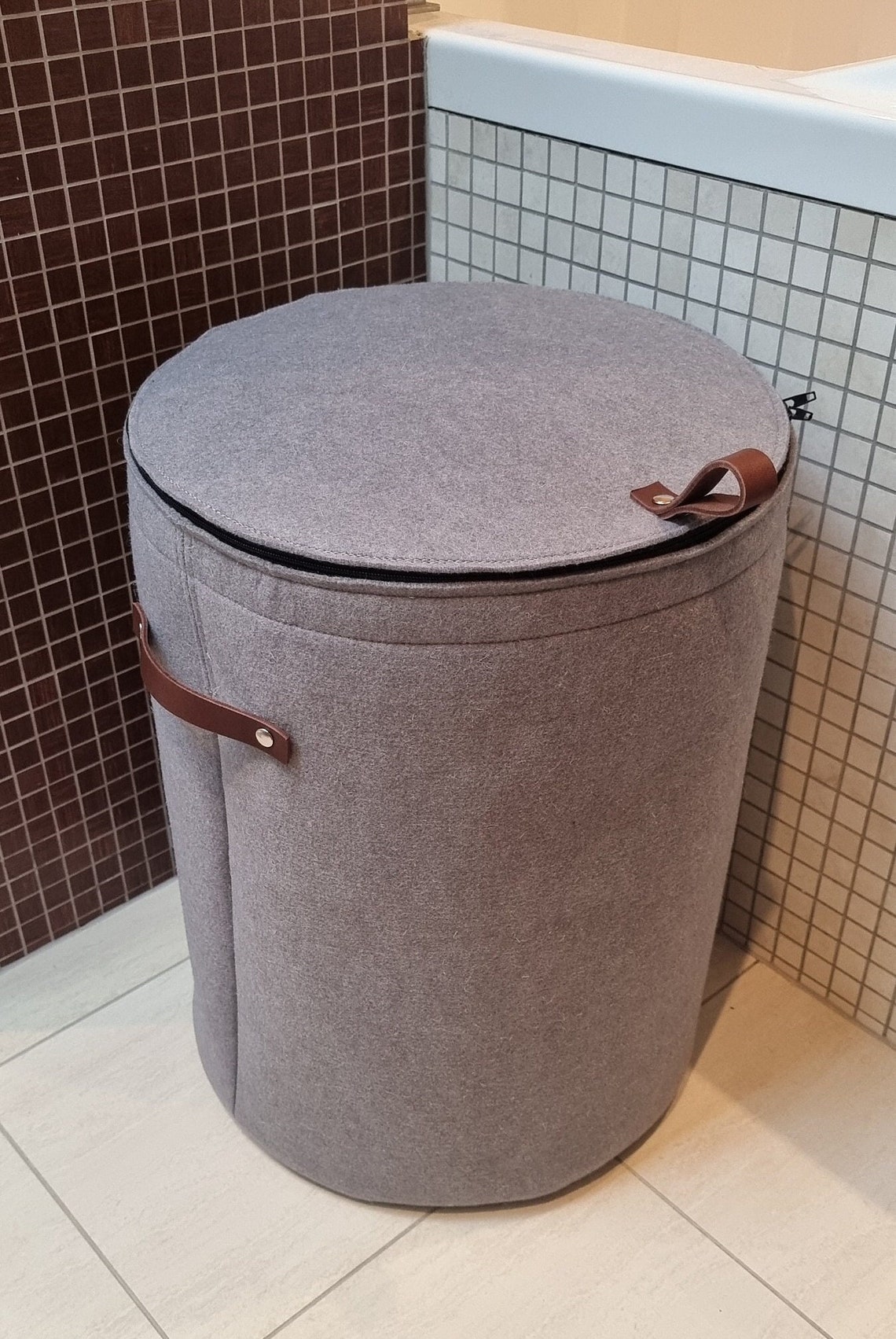 Handcrafted Wool Felt Hamper With Lid, Elegant Home Storage Laudry ...