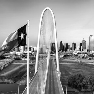 B&W Dallas Skyline Print, Black and White Texas Flag at the Margaret ...