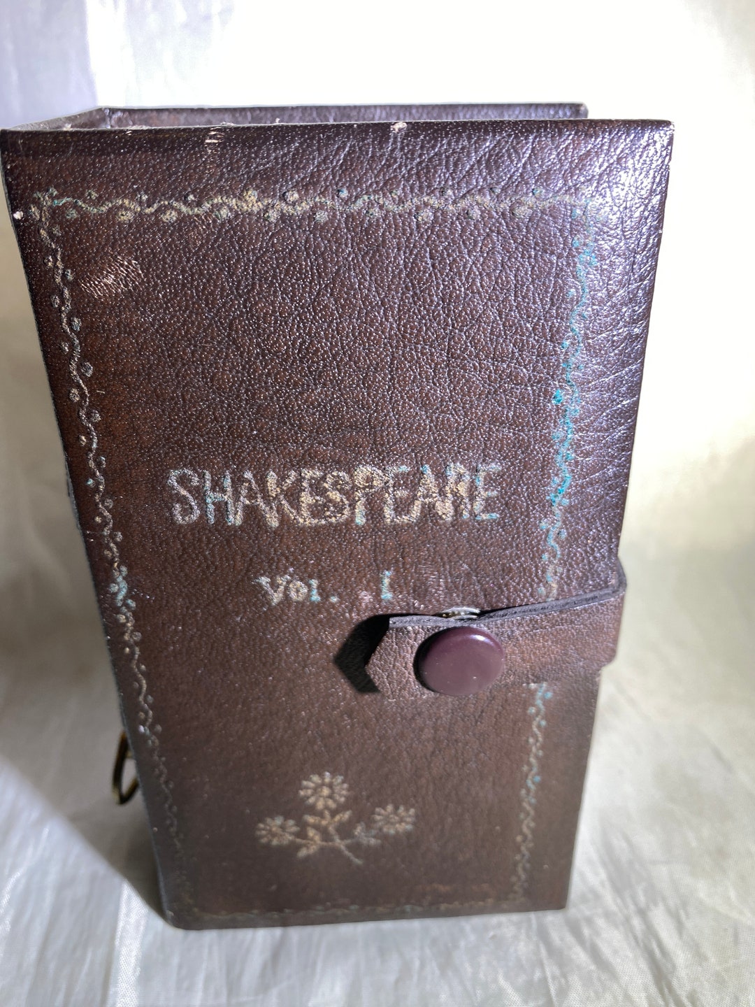 Shakespeare Book Music Box - Etsy
