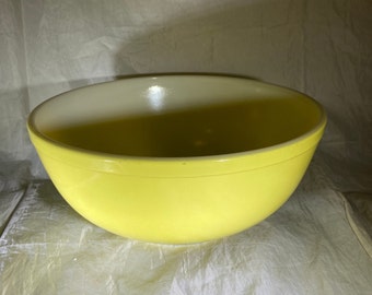 Vintage Pyrex Red 4 Quart Mixing Bowl - Etsy