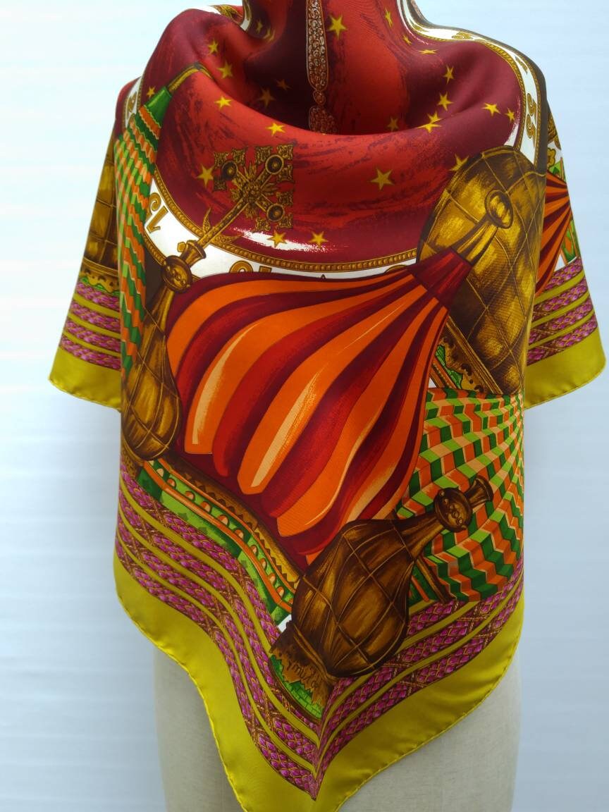 MUST DE CARTIER vintage silk twill carre scarf Russian theme with onion ...