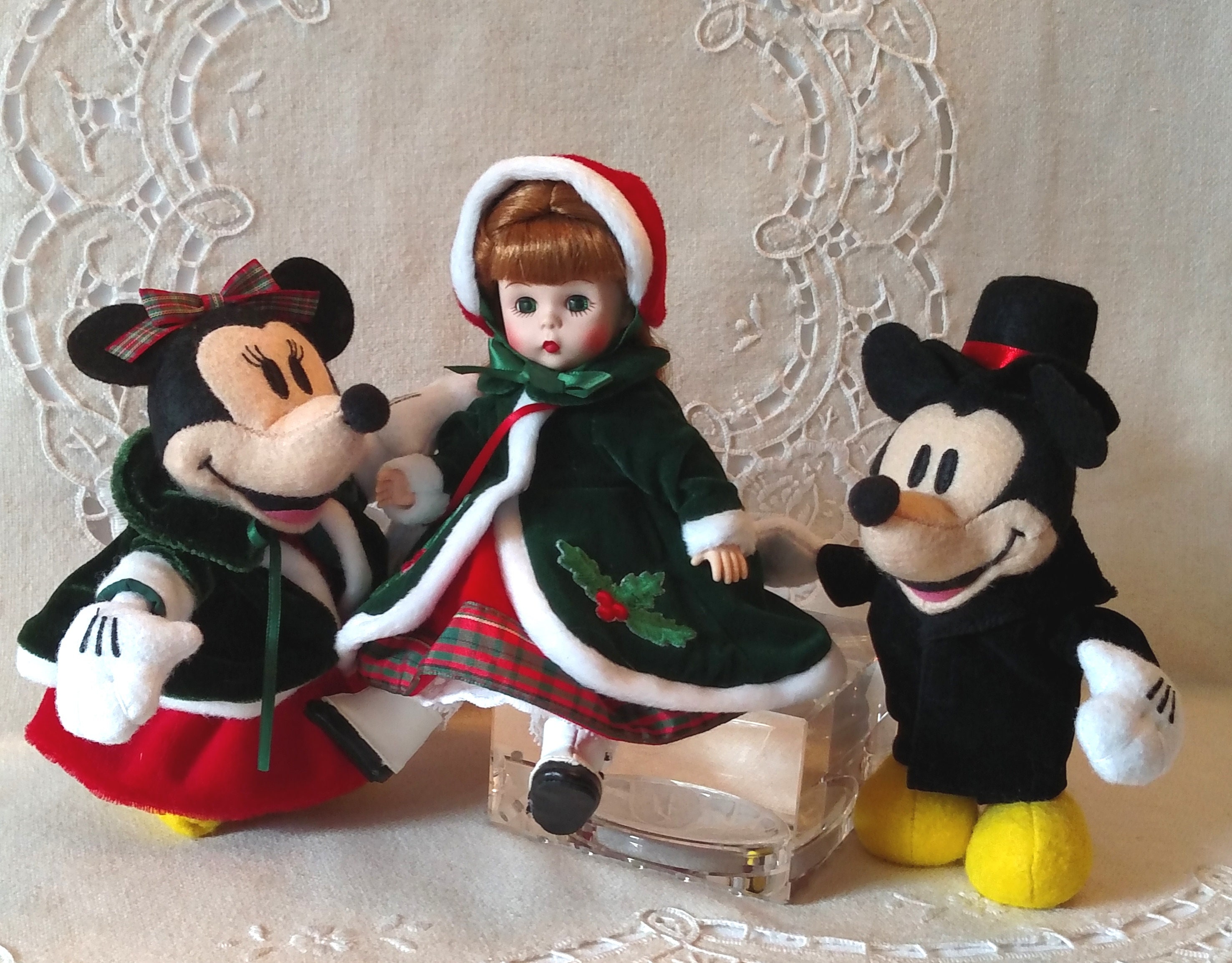 Caroling With Mickey and Minnie, Madame Alexander, Disney, 8" Doll Set ...