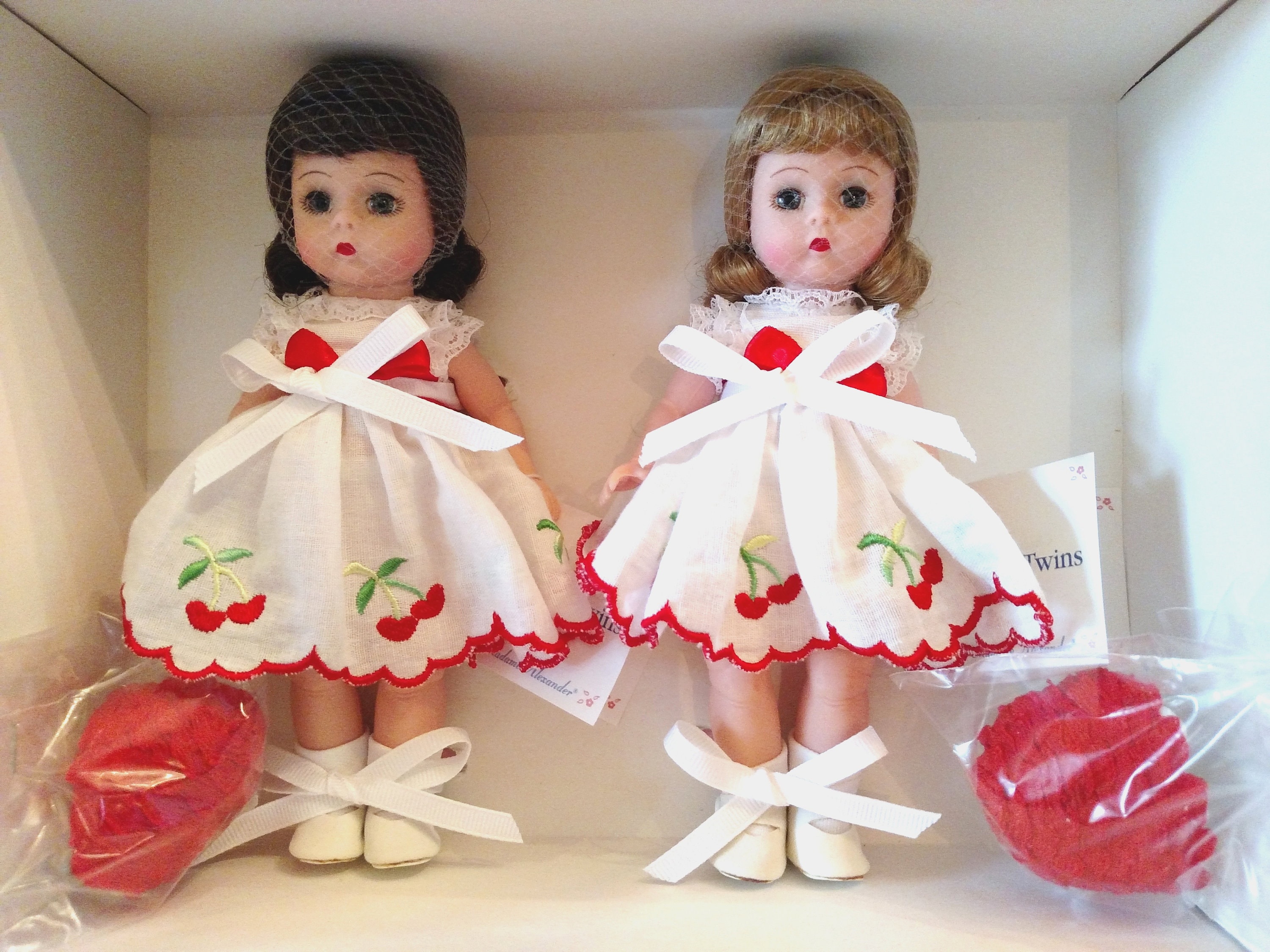 Dolls Madame Alexander 8 Cherry Twins 17700 Toys & Games Dolls & Action Figures etna.com.pe