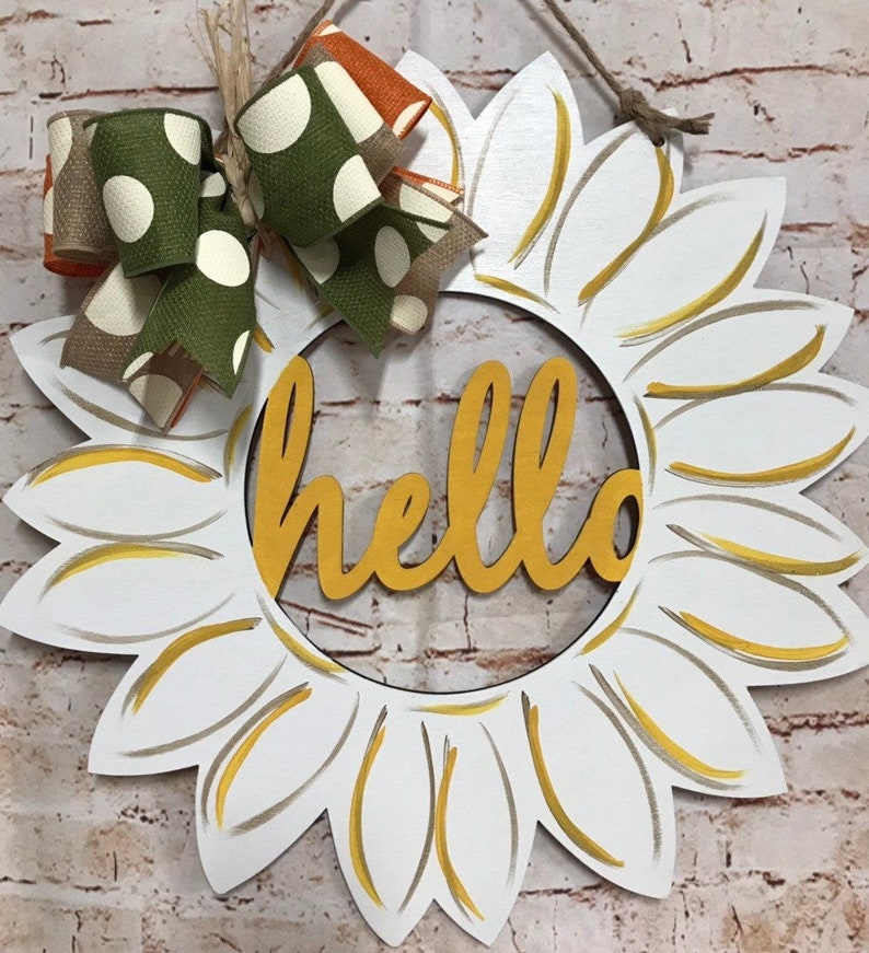 Hello Daisy Door Hanger - Etsy