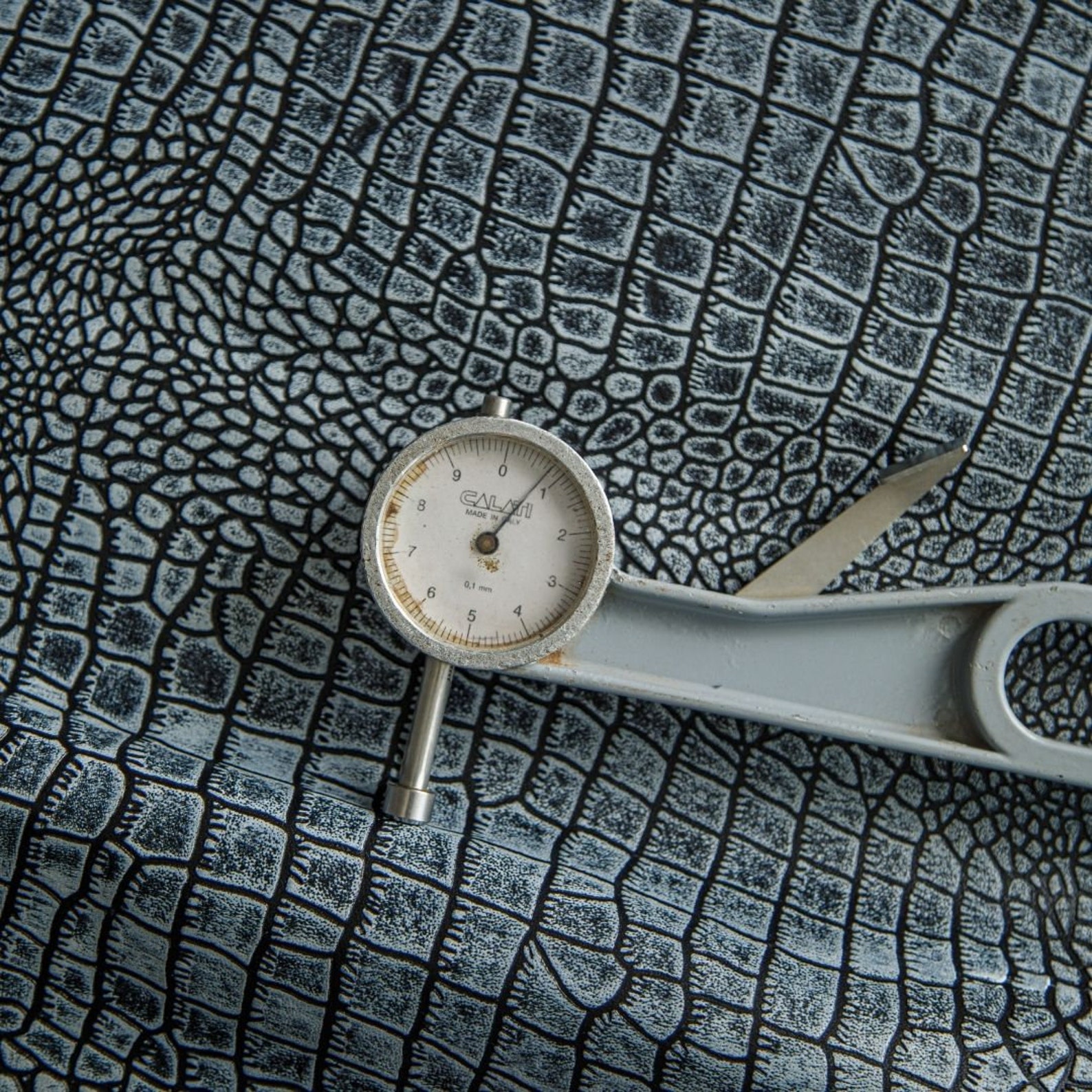 Crocodile Embossed Buffalo Hide,totes, Purses, Apparel,leather ...