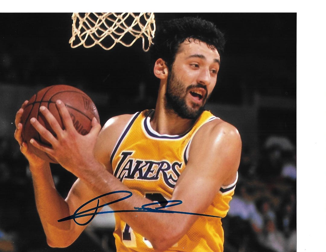 Basketball Lakers Great VLADE DIVAC Very Nice Signed 8x10 Game Day ...