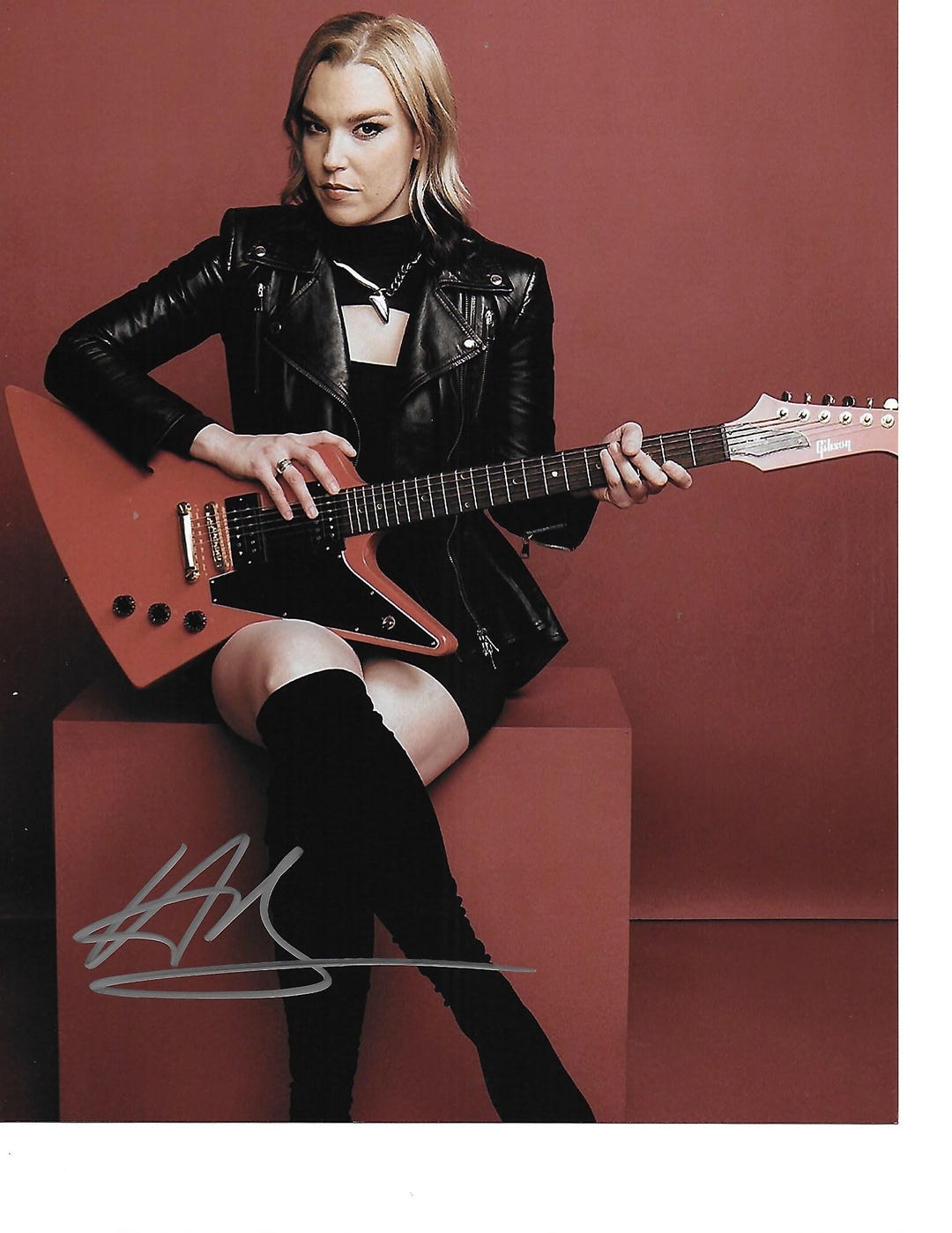 Singer Musician and Rocker LIZZY HALE Great Looking Signed 8x10 ...