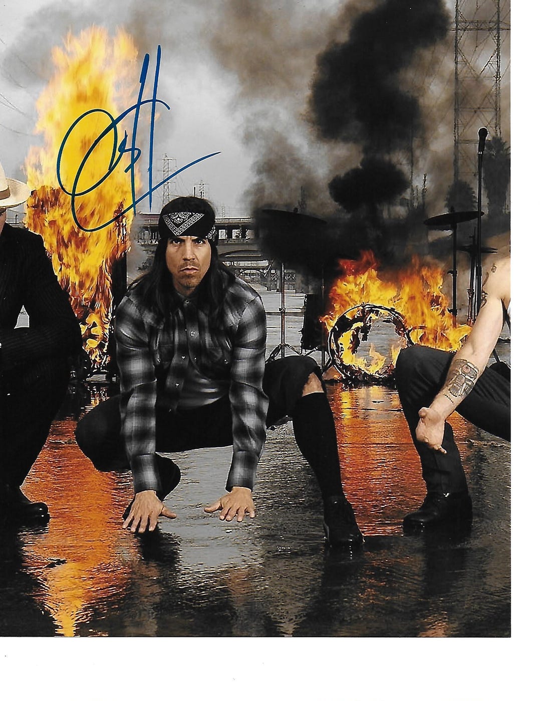 Singer Songwriter and Band Frontman ANTHONY KIEDIS Signed 8x10 Concert ...