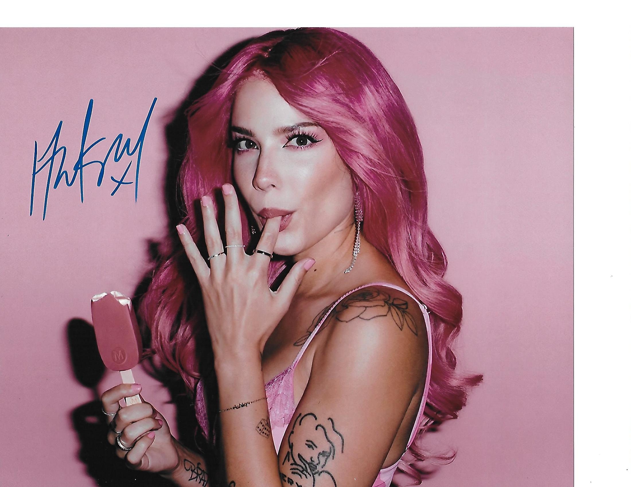 Award Winning Singer and Entertainer HALSEY Autographed 8x10 - Etsy