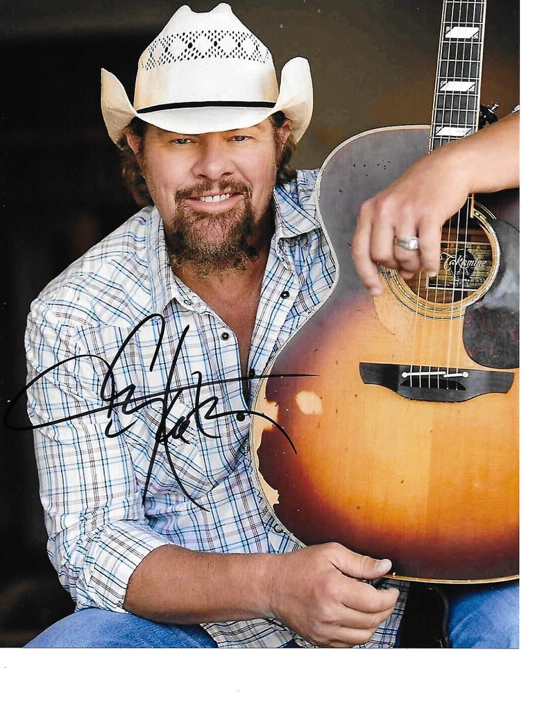 Country Music Great Singer and Songwriter TOBY KEITH Nice Signed 8x10 ...