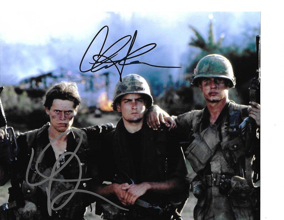 Movie Cast Signed Photograph Signed by CHARLIE SHEEN and William Defoe ...