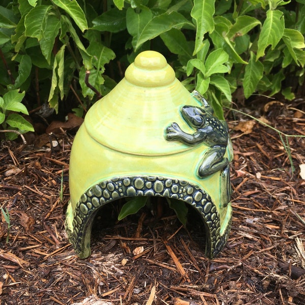 Toad House - Etsy