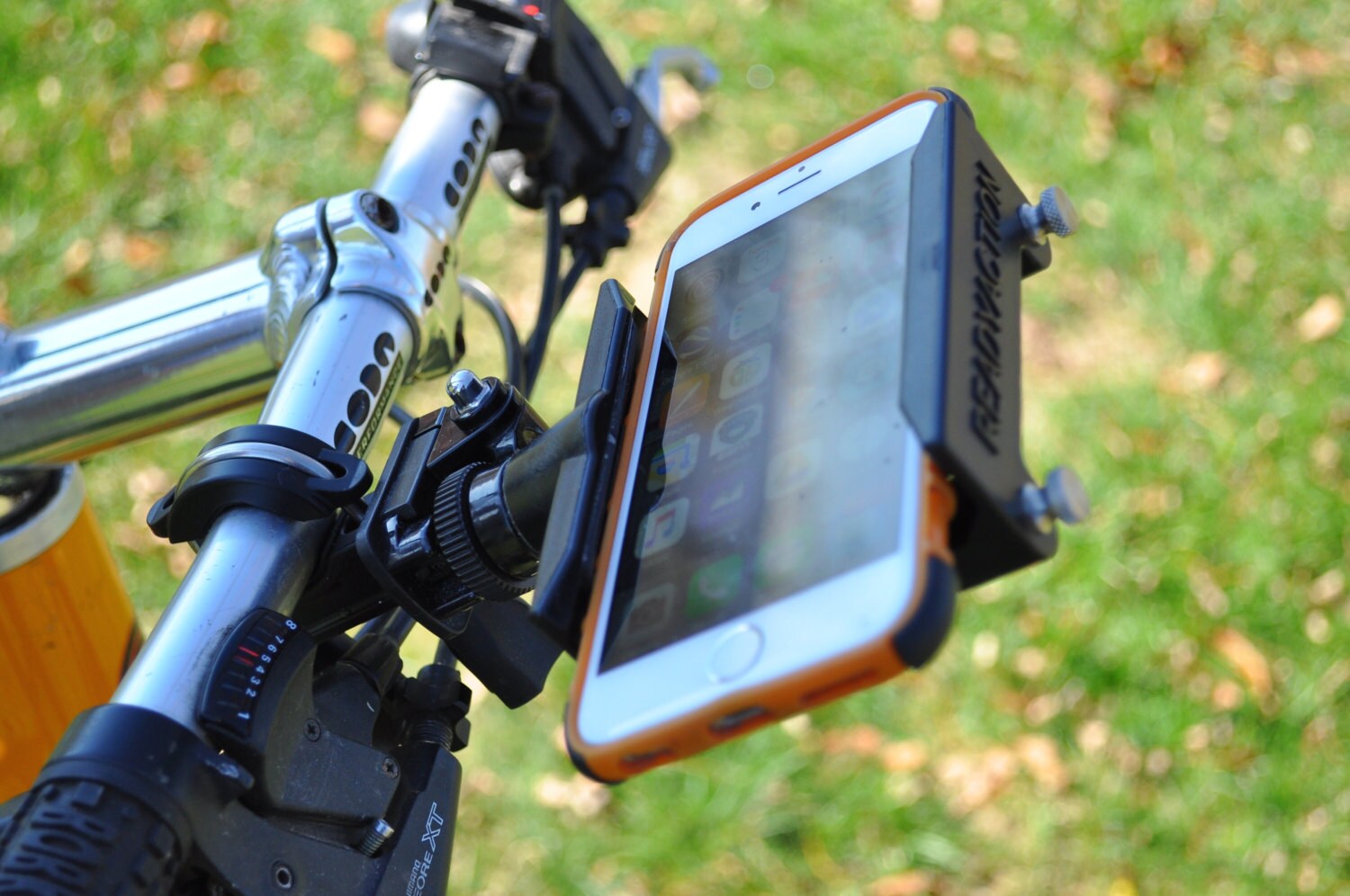 READYACTION Sport- Bike Handlebar Mount for iPhone and Android and ...