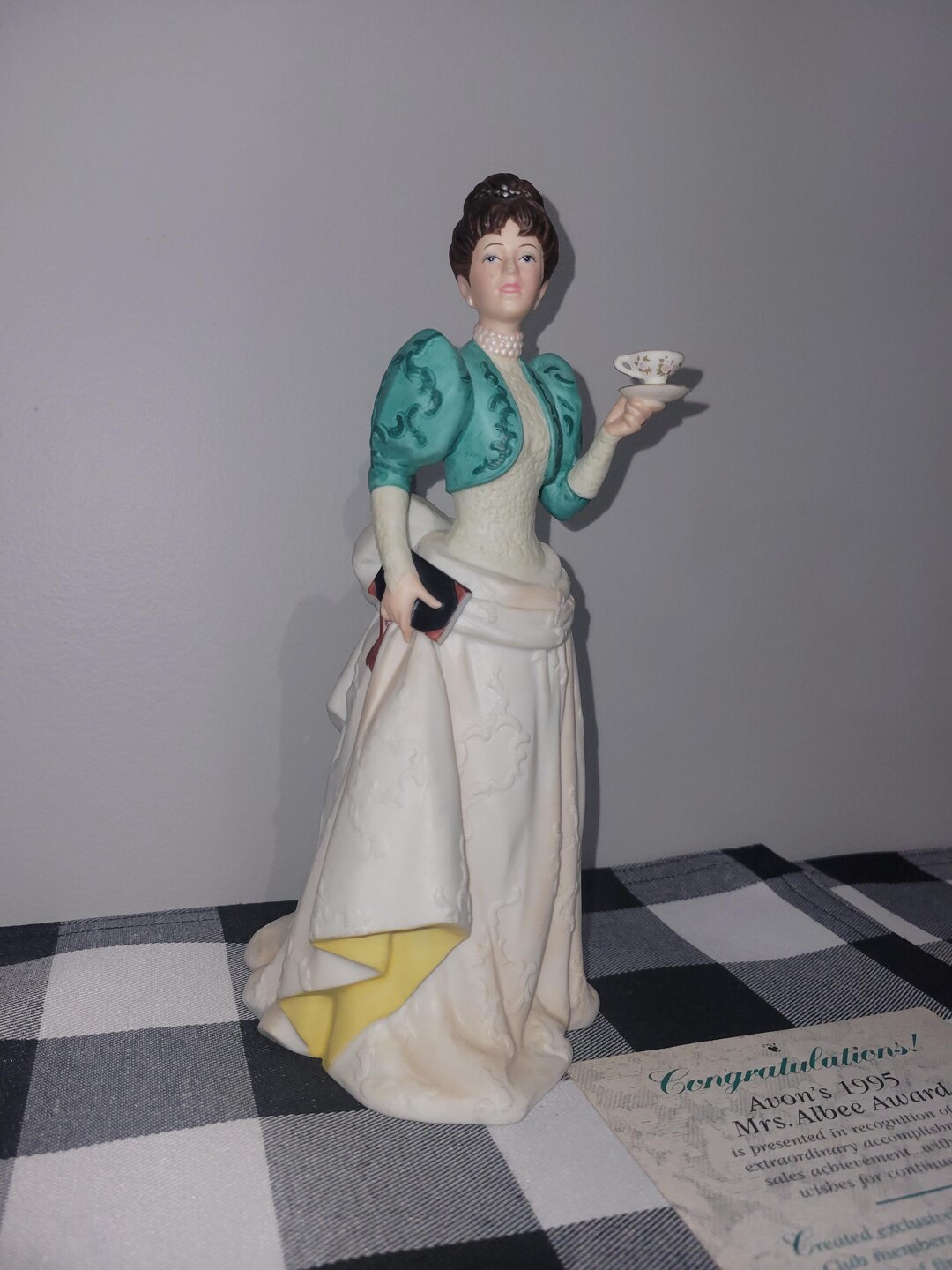 Vintage 1995 Mrs. Albee Figurine Presidents Award Avon Victorian Lady ...