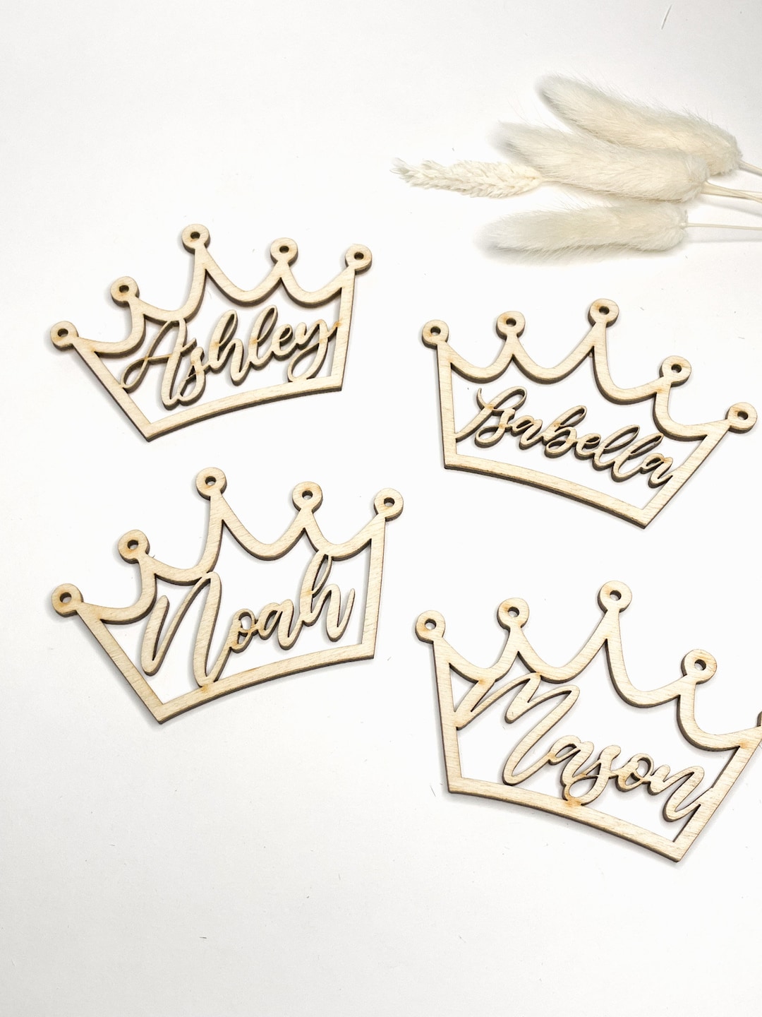 Crown Place Cards: Custom Wooden Royal Name Tags - Etsy Sweden