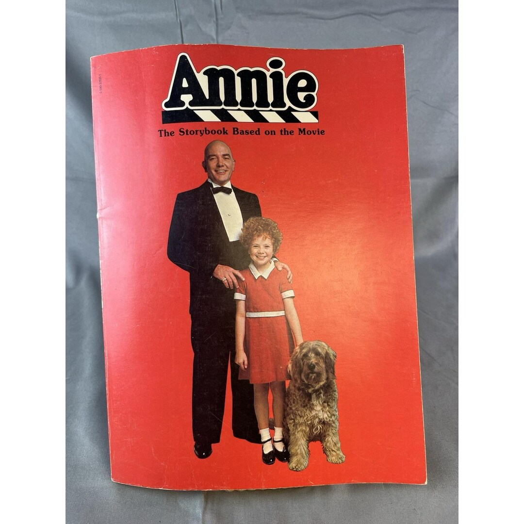 Vitg 1980s Annie Storybook Based on the Movie Little Orphan Annie ...
