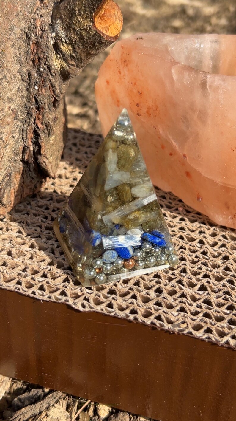 Transformation & Self Discovery Pyramid - Labradorite ~ Lapis Lazuli ...