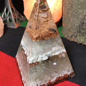 Stones of Heaven Orgone Pyramid ~ Azurite, Howlite, Selenite, Rainbow ...