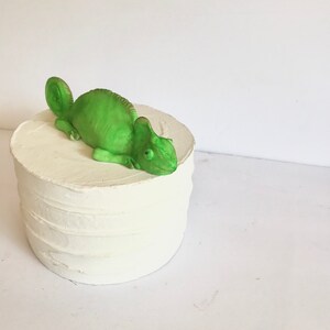 Fondant Chameleon Cake Topper - Etsy