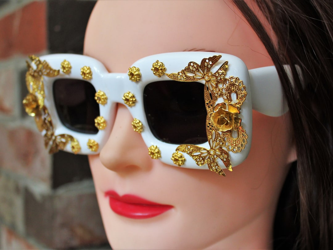 BUTTERFLY GARDEN - White Puffy Square Sunglasses With Gold Flower ...