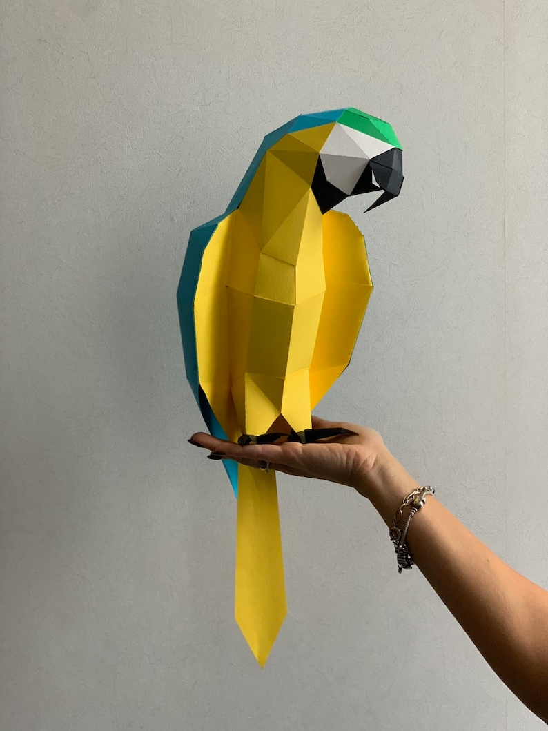 Macaw (blue-and-yellow) - Low Poly, Papercraft Sculpture, Digital ...
