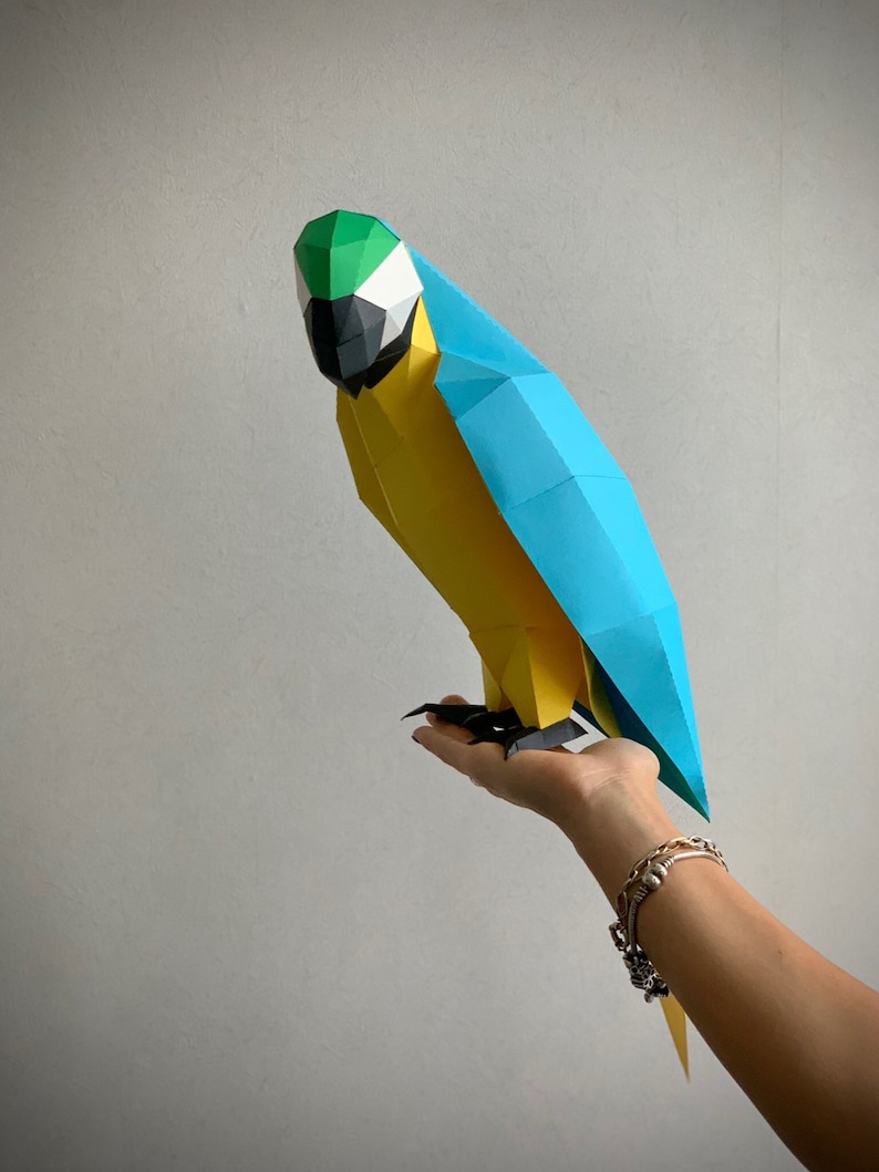 Macaw (blue-and-yellow) - Low Poly, Papercraft Sculpture, Digital ...