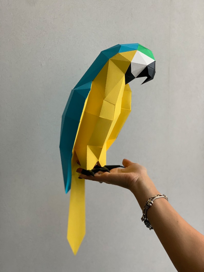 Macaw (blue-and-yellow) - Low Poly, Papercraft Sculpture, Digital ...