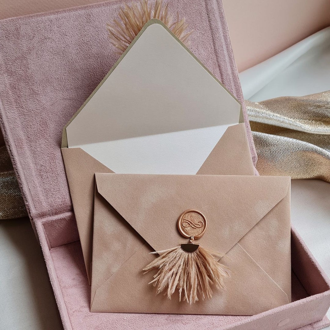 5 Velvet Envelopes Feathers Ostrich Pendant Art Deco Style Event ...