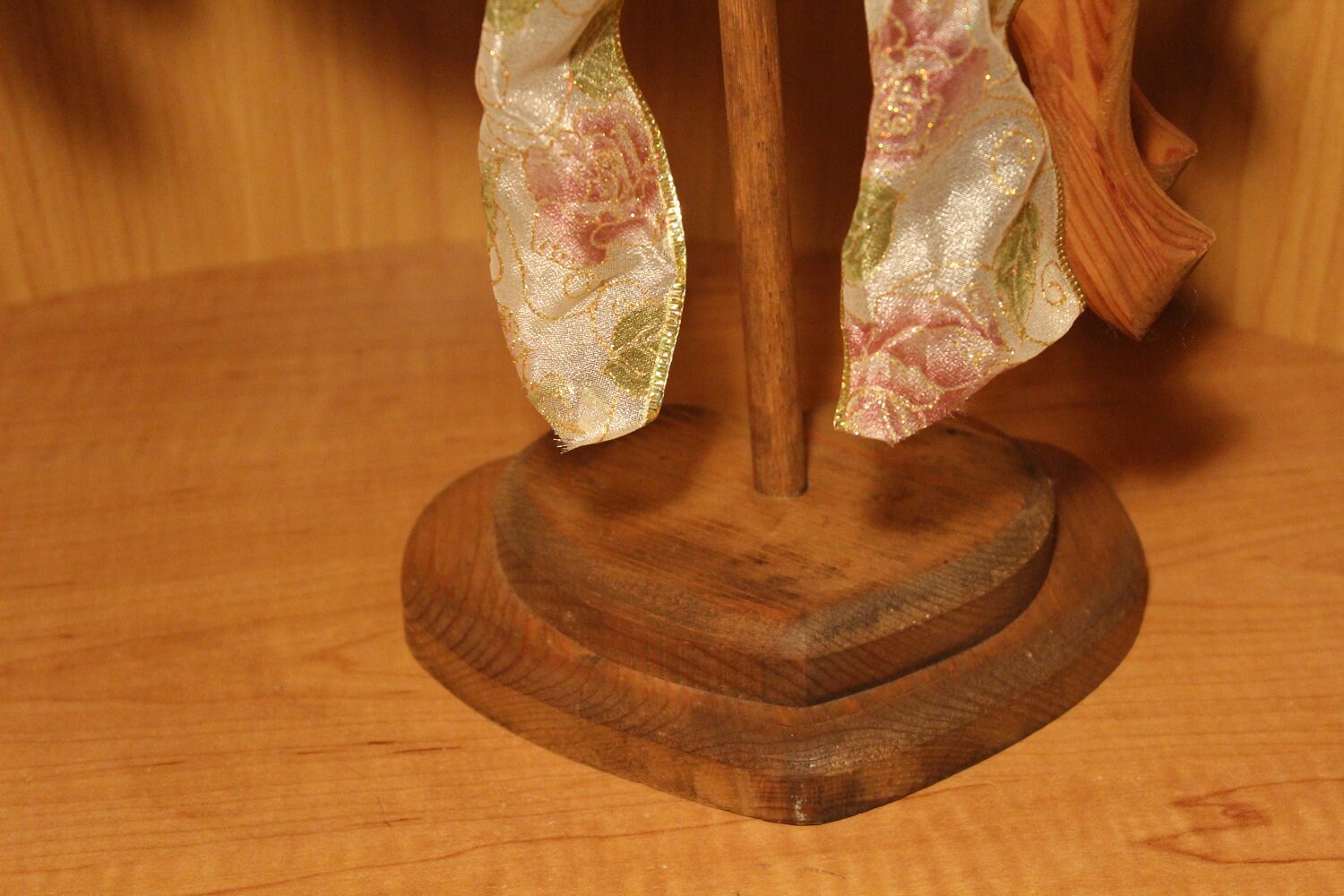 Large Solid Wood Carousel Horse Floral W/bow Arrangement | Etsy