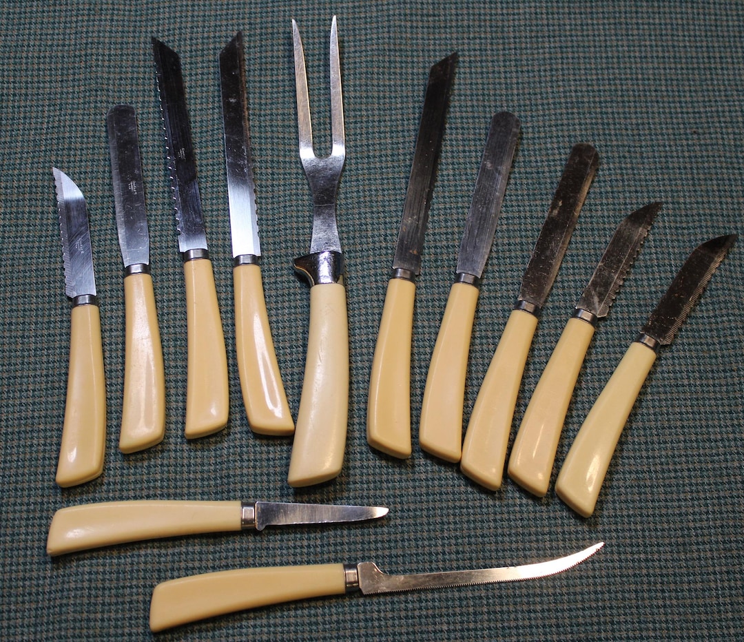 Quikut Stainless Steel Knives ~ Set of 12 ~ Ivory Handles ~ Serrated ...