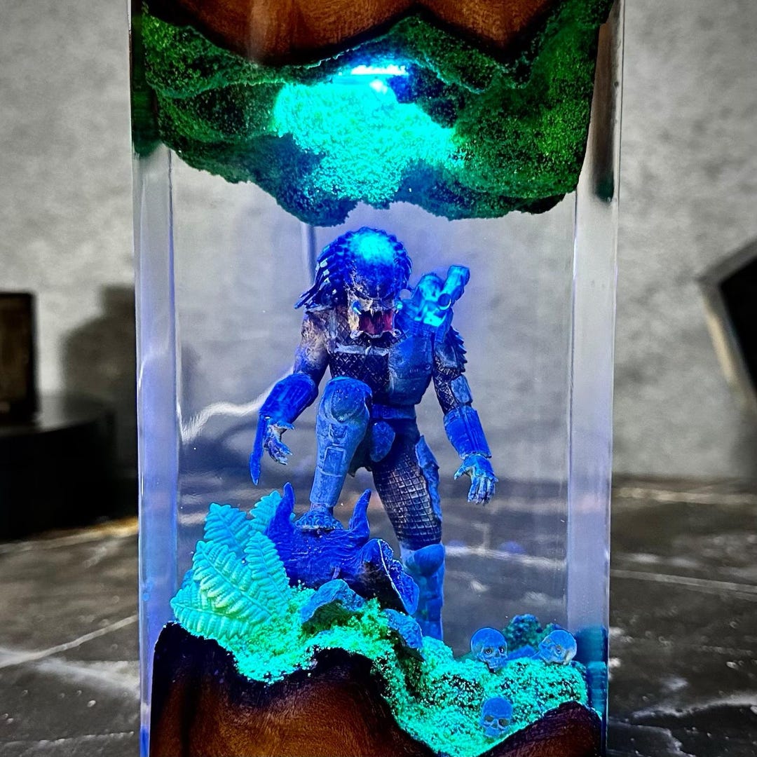 Custom Predator Resin Wood Lamp,custom Epoxy Resin Lamp, Resin Night ...