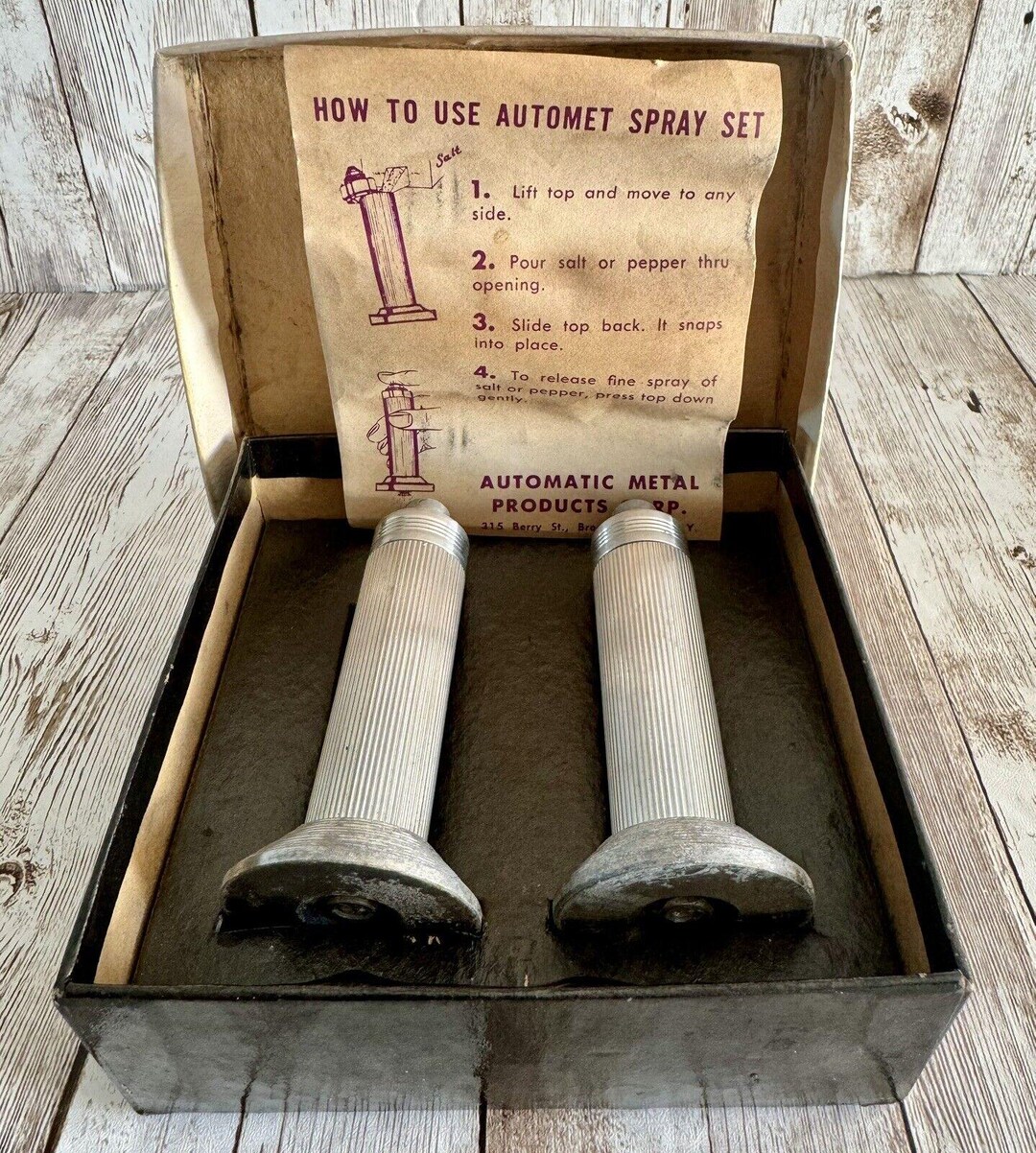 RARE Vintage Automatic Metal Salt and Pepper Shakers Automet Spray Set ...