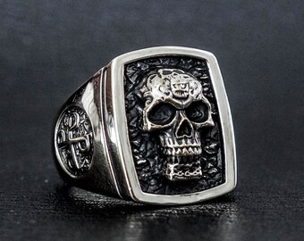 Phantom skull ring | Etsy