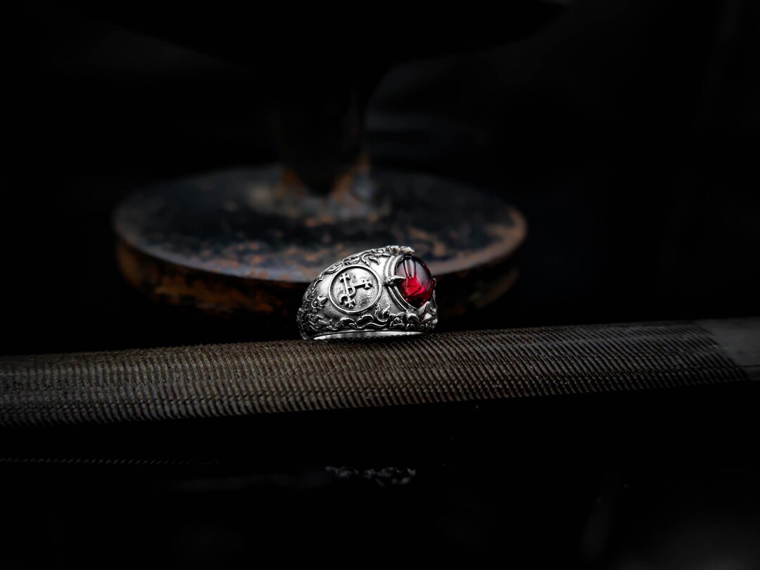 925 Sterling Silver Garnet Lilith Sigil Ring, Seal Sigil of Lilith Ring ...