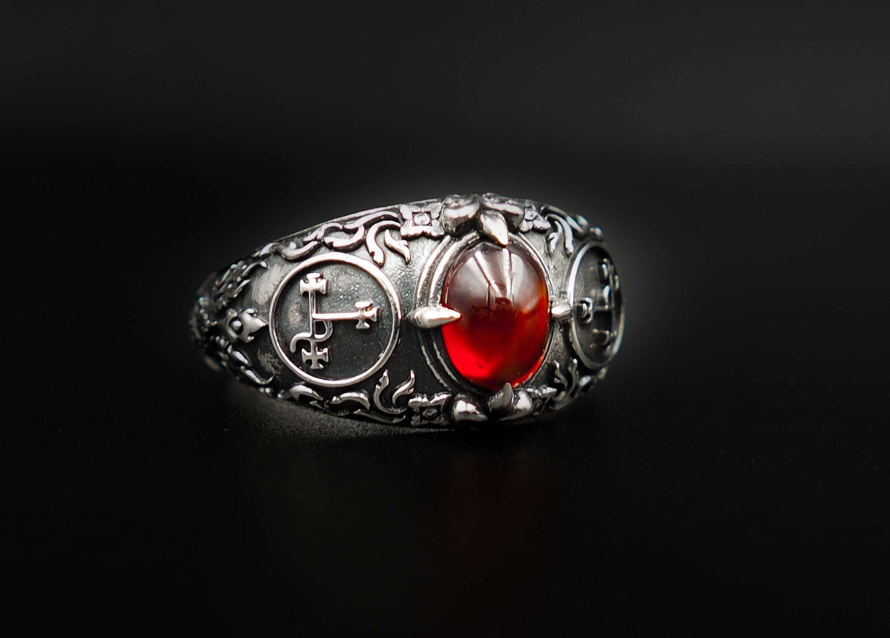 925 Sterling Silver Garnet Lilith Sigil Ring Seal Sigil of - Etsy
