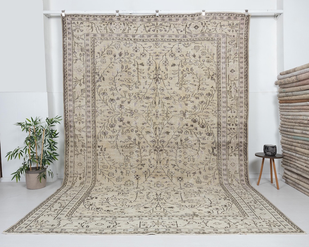 Large Neutral Persian-style Rug, Beige and Taupe Floral Vintage Carpet ...