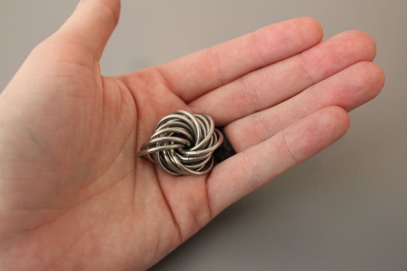 Mobius Ball Ring Figet - Size Small - Etsy