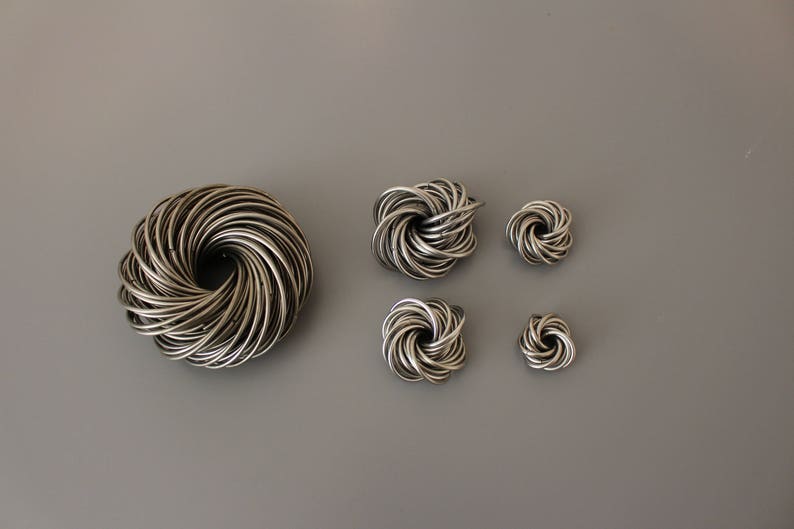 Mobius Ball Ring Figet - Size Small - Etsy