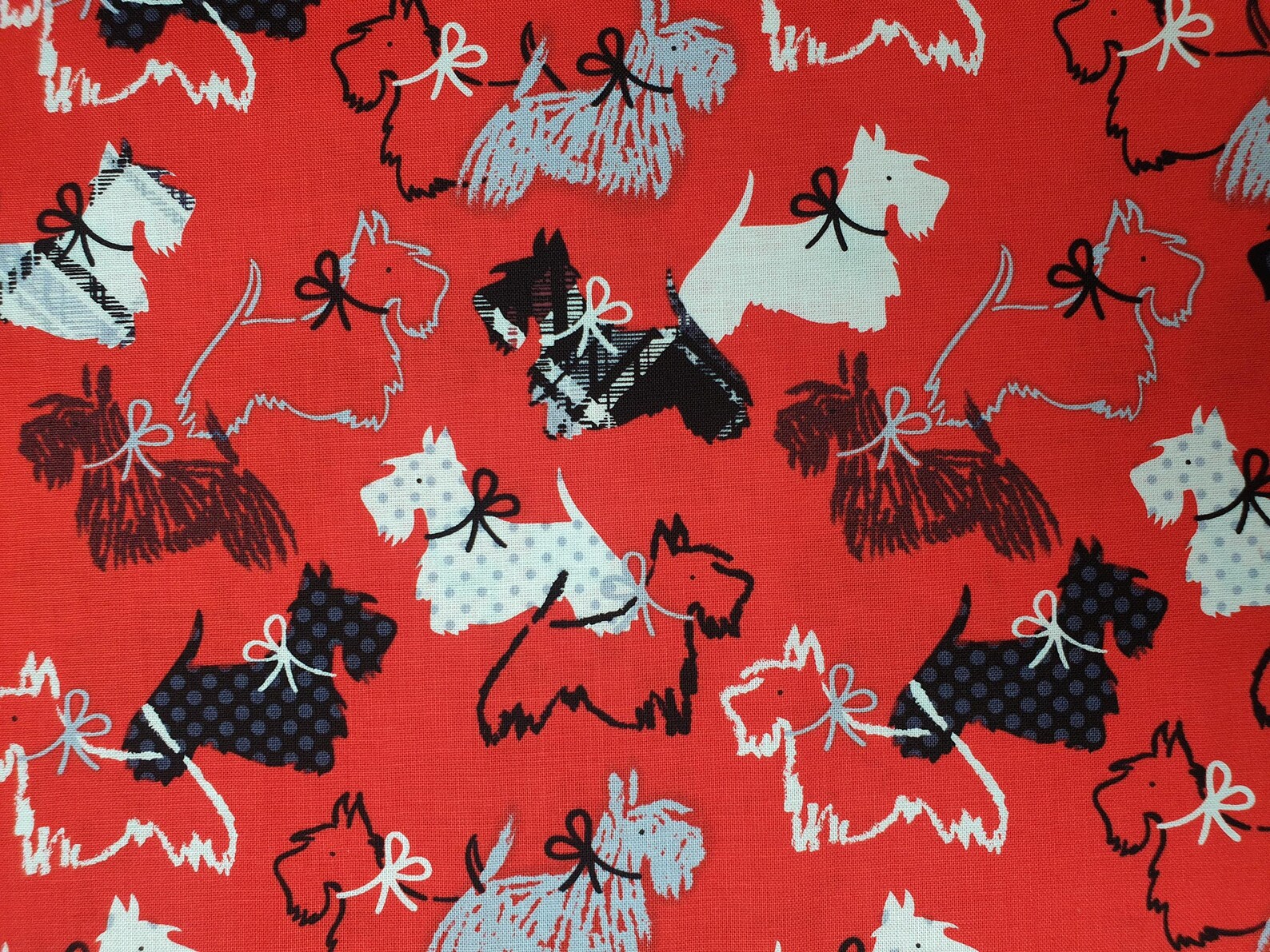 Red Scottie Dogs Fabric UK 100% Cotton Material Fat Quarter Patchwork ...