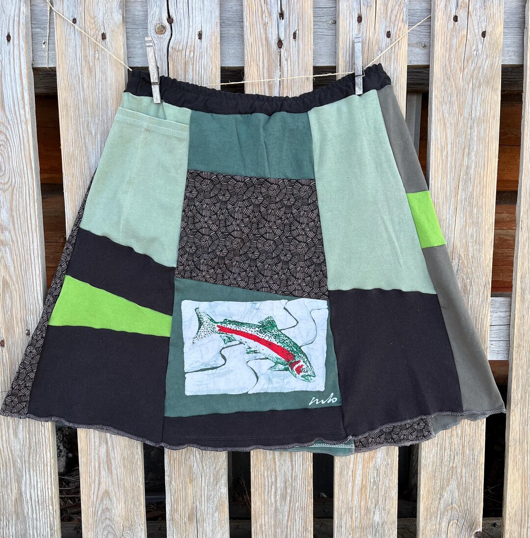 Upcycled T-shirt Skirt, Women’s Medium, A Line, Knee Length, Rainbow ...