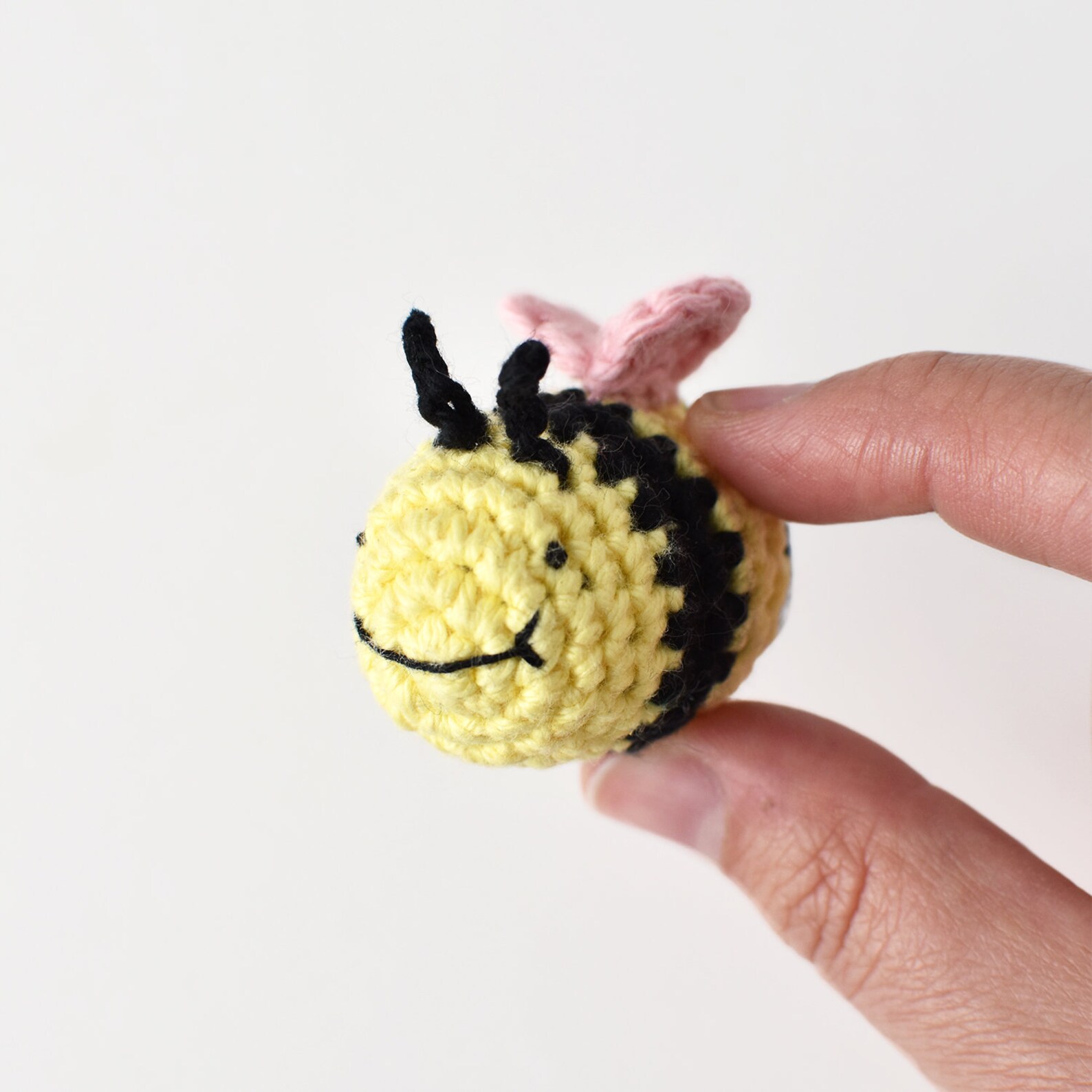 Flower Gal & Bee Crochet Pattern Tiny Curl Amigurumi - Etsy