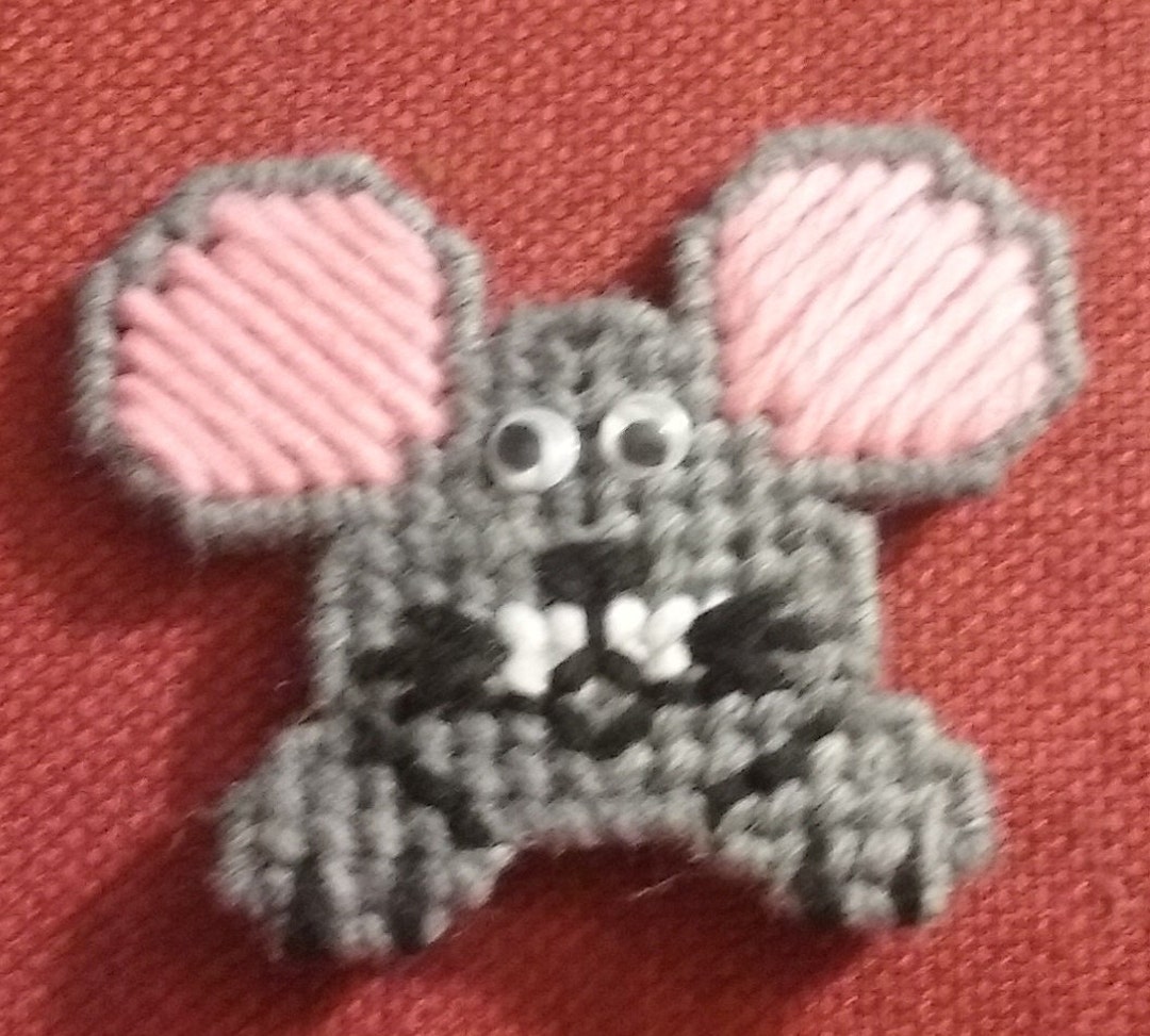 Plastic Canvas Mouse Magnet - Etsy