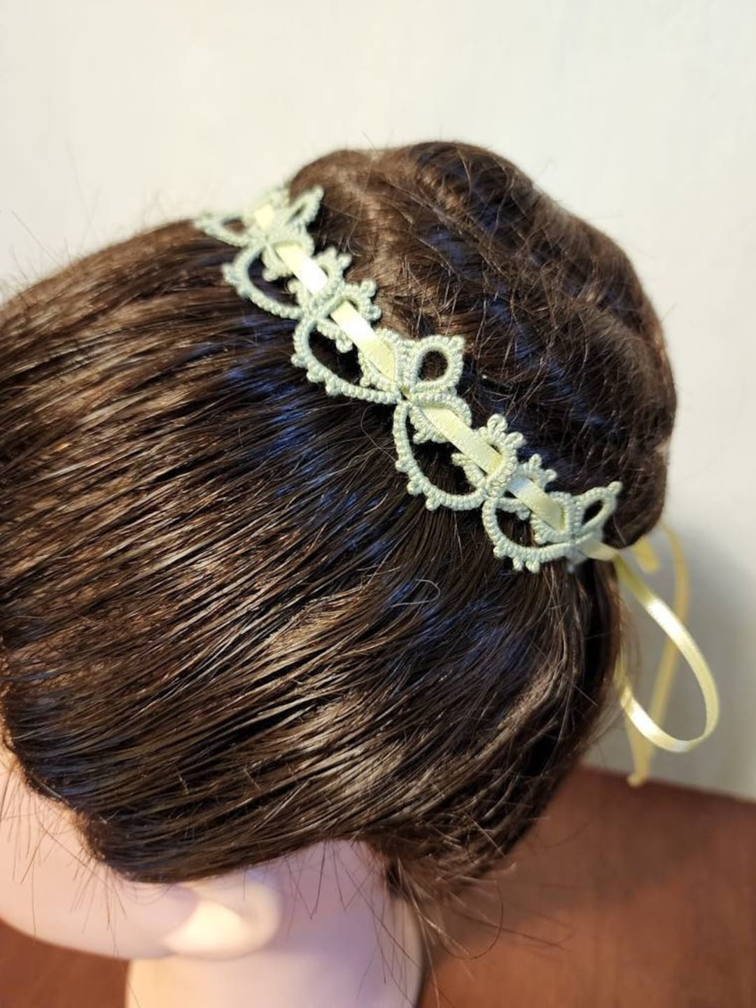 Pastel Green and Yellow Lace Bun Wrap, Hand Tatted Lace, - Etsy