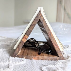 Book Place Holder, Rustic Wood Stand, Reading Table Storage, Bookend ...