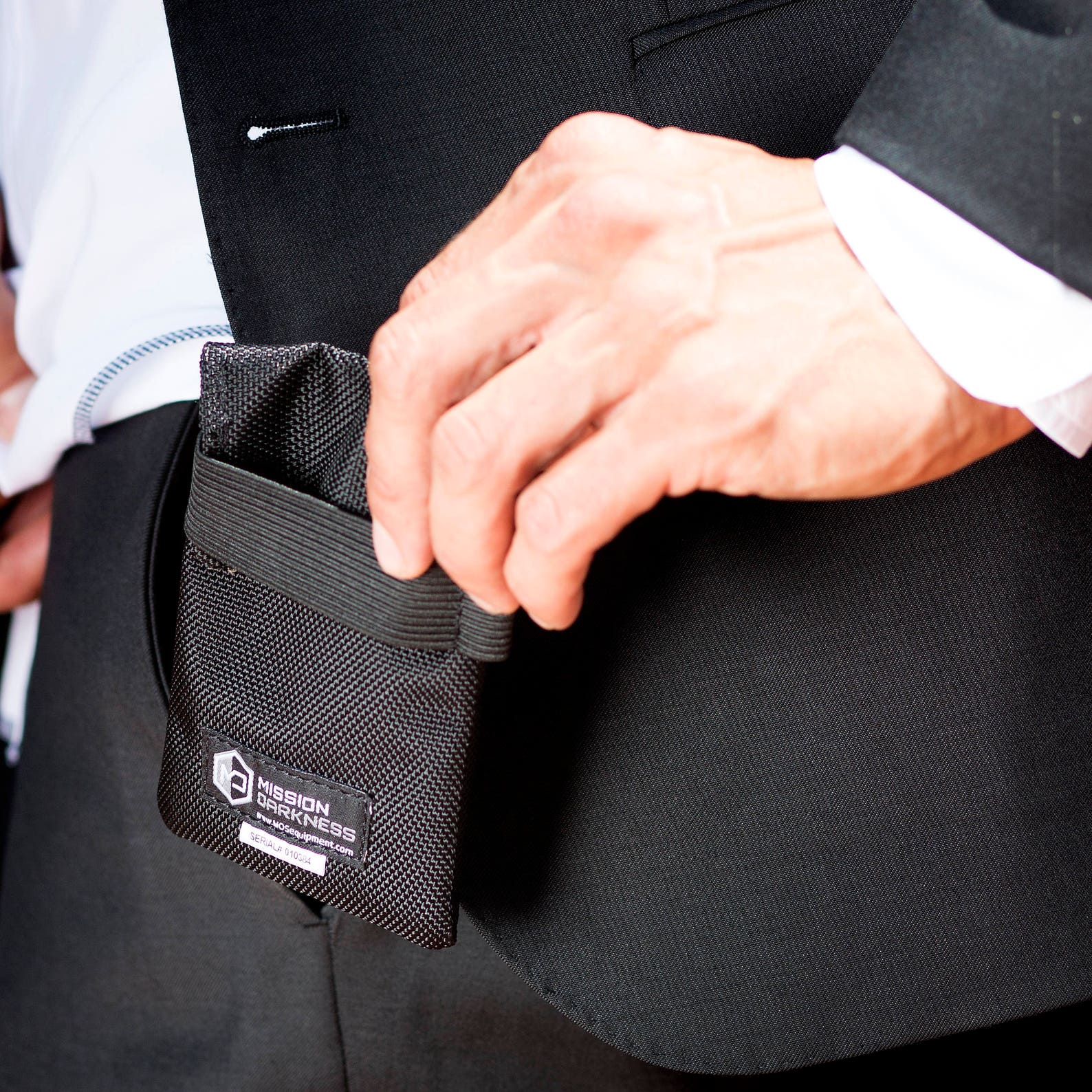 Mission Darkness Faraday Bag for Keyfobs // Anti-hacking Bag for ...