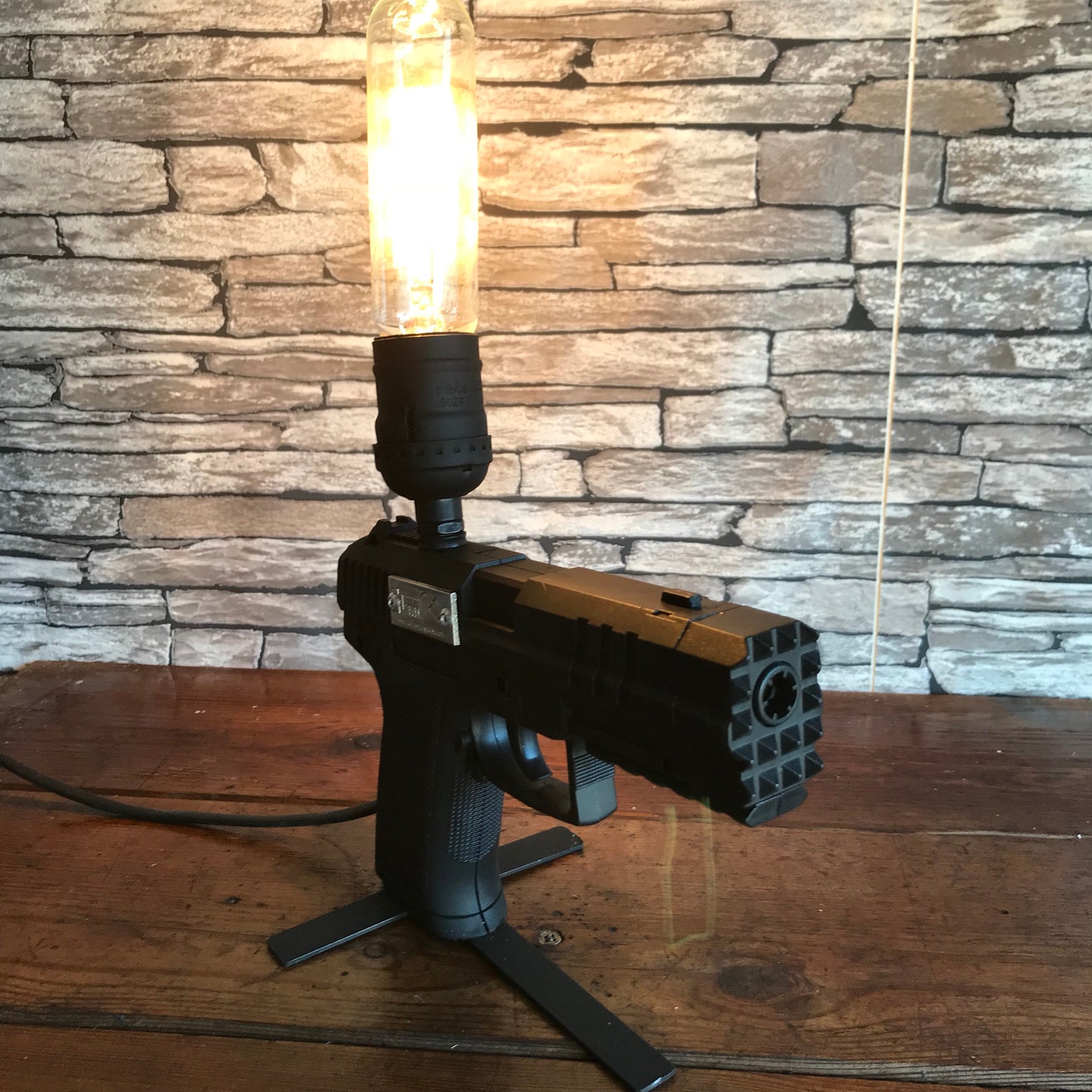 Lampesoriginales vous presente le GUN ! monte en lampe - Etsy France