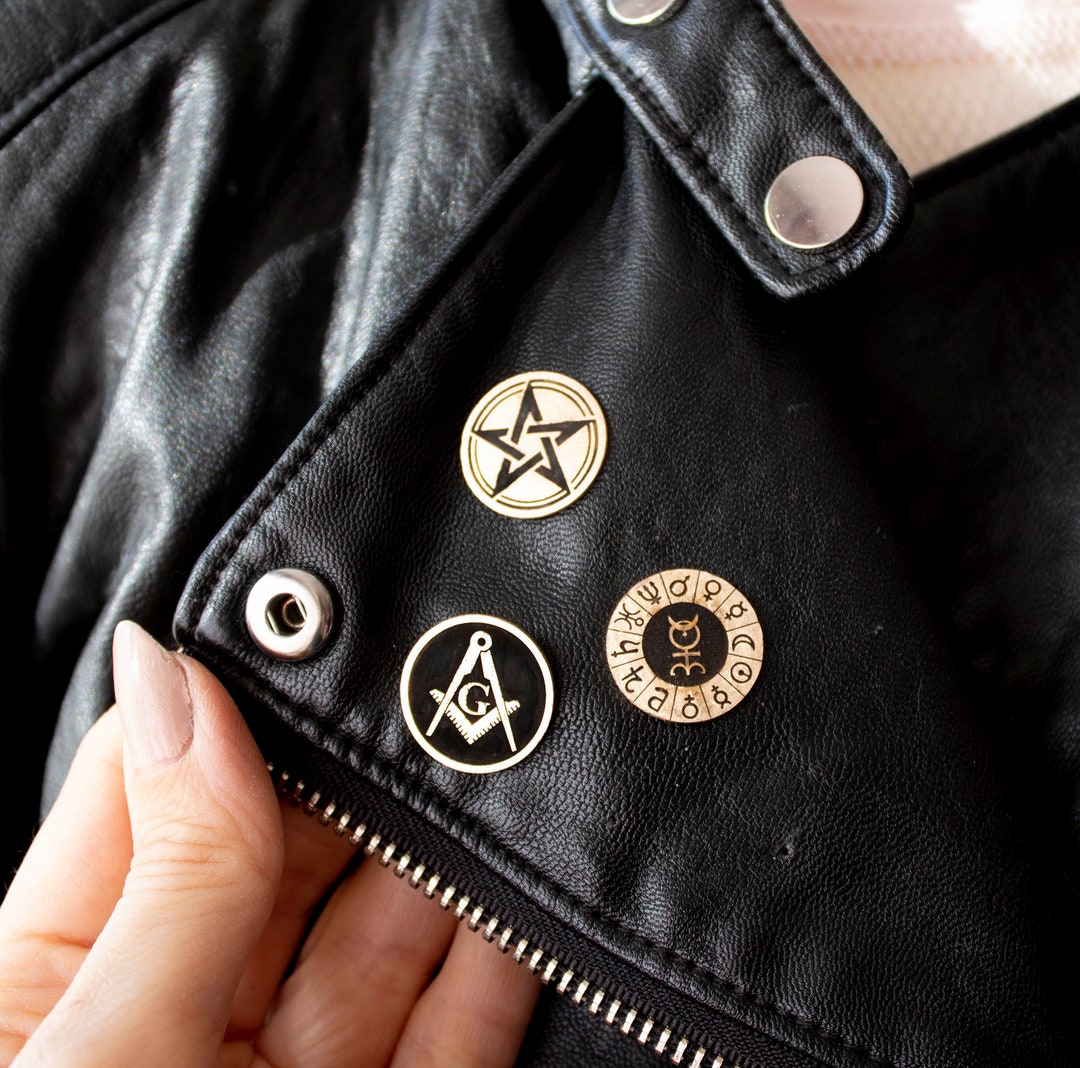 Occult Lapel Pins Freemasonry Symbol, Pentacle, Zodiac Circle With ...