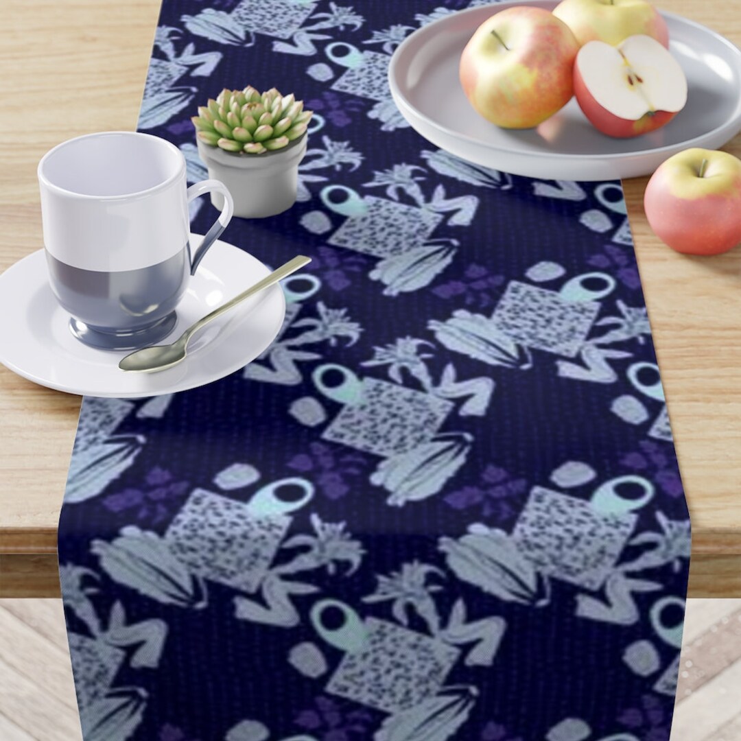 Modern Passover Table Runners Jewish Gifts for a Home Decor Passover ...