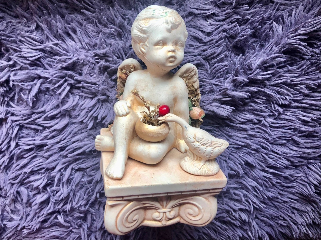 Vintage Ceramic Cherub With Dried Flowers - Etsy